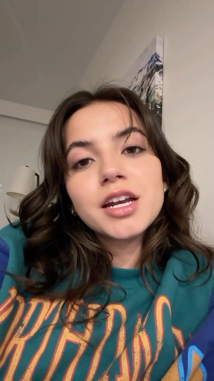 Isabela Merced Instagram | ThePlace-2.com