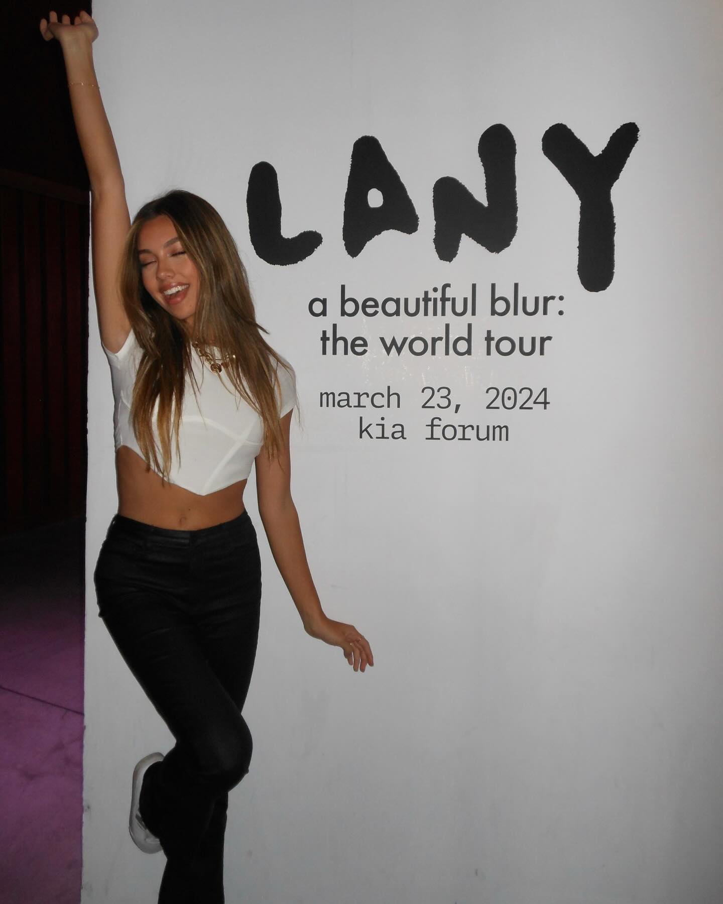 Lindsay Rienstra Instagram | ThePlace-2.com