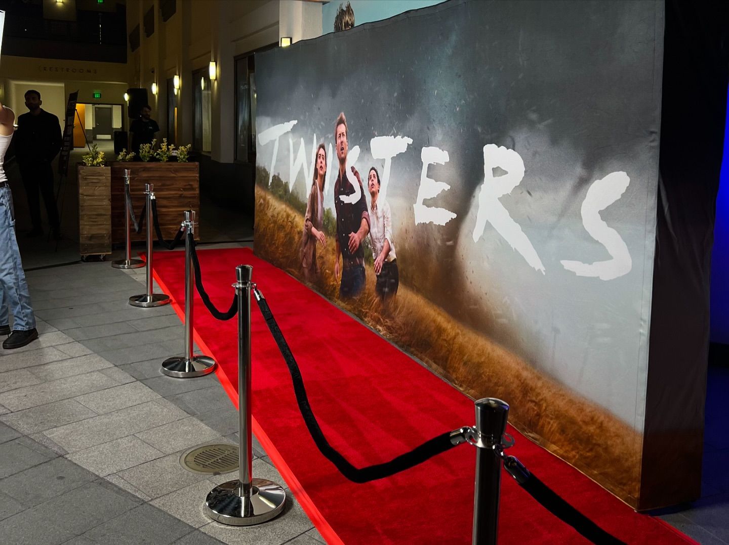 Lindsay Rienstra Instagram | ThePlace-2.com