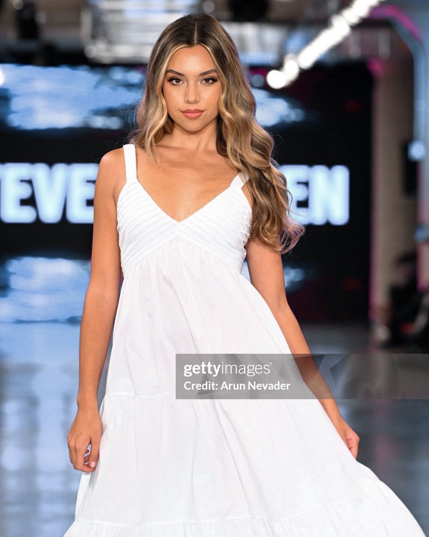 Lindsay Rienstra Instagram | ThePlace-2.com